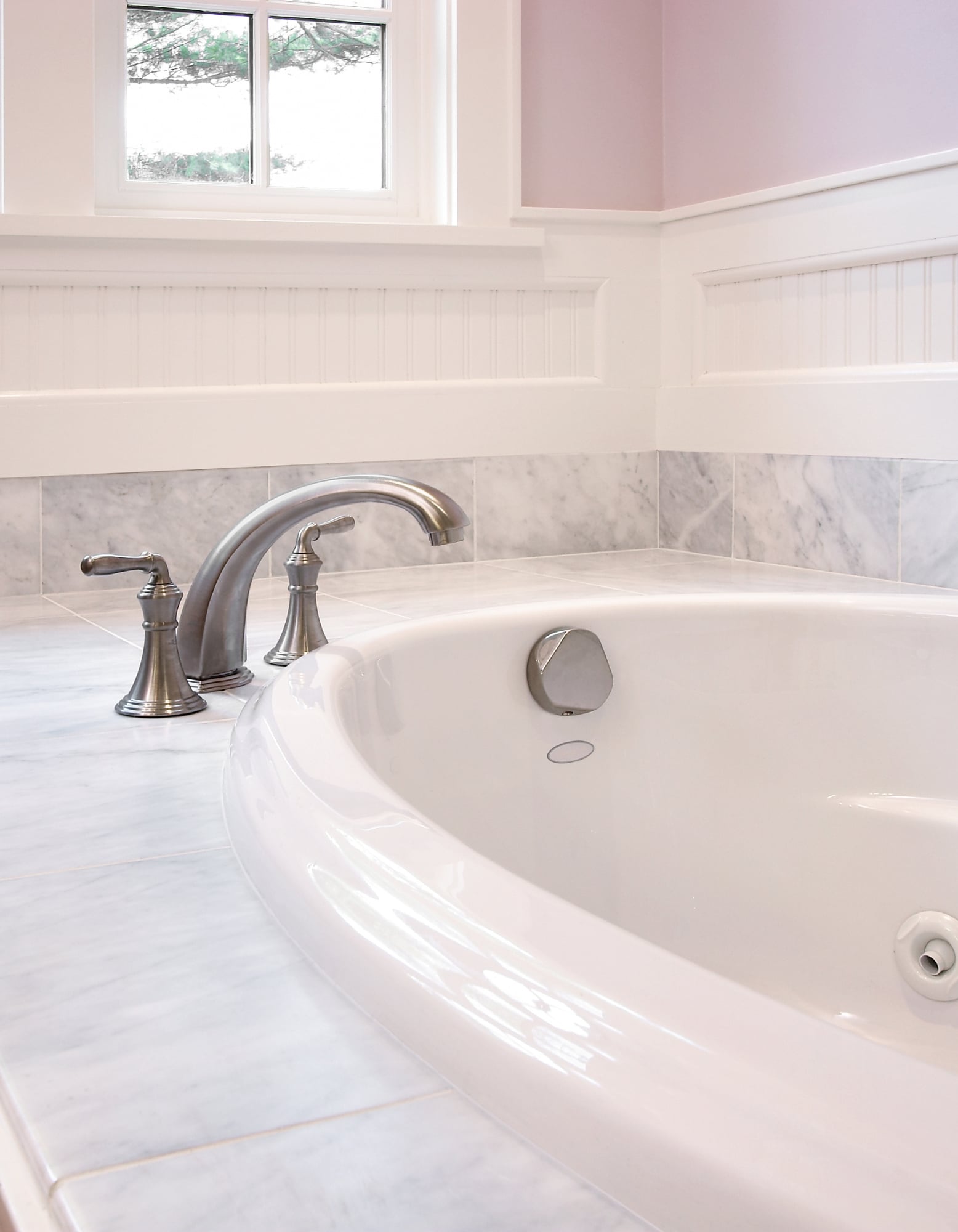 Luxurious Jacuzzi Bath Remodels: Upgrade Your Bathroom