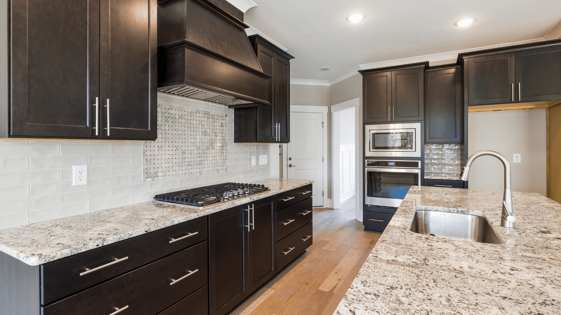 Sleek Modern Kitchen Countertops: Top 5 Picks & Design Ideas - DM ...